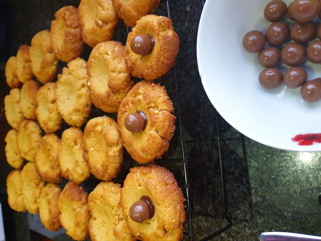 Scary Spider Cookies – Easy Halloween Treats the Kids Will Love!